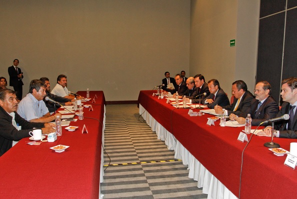 Acuerdan CNTE y Segob foros en nueve entidades sobre la Reforma Educativa