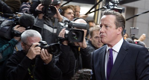 Amenaza Cameron a la prensa que publique filtraciones como las de Snowden