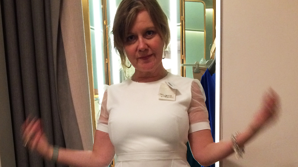 “Voy a tiendas de lujo a probarme ropa que no voy a comprar”: la vida ...