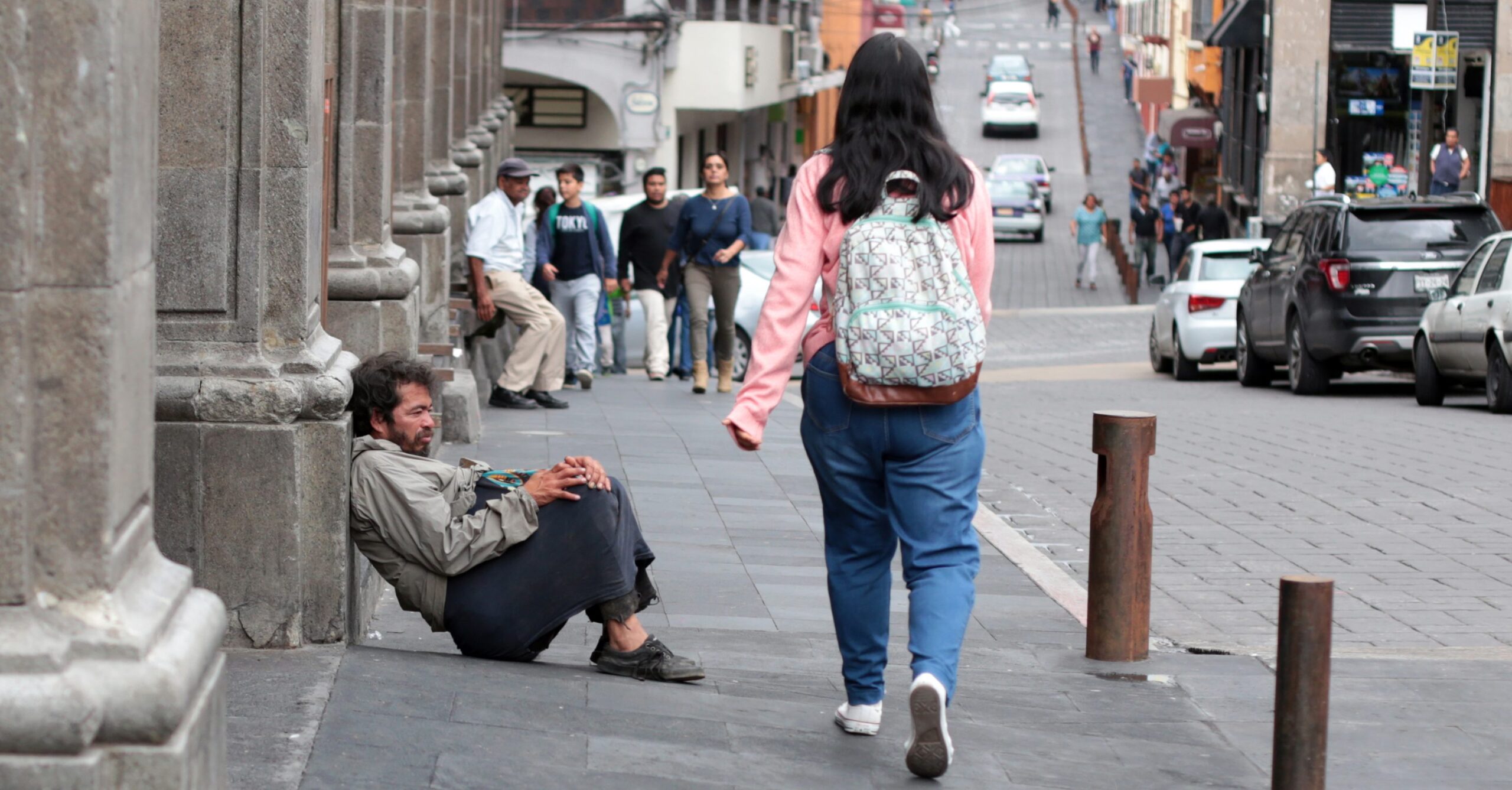 Personas en situación de calle son desplazadas a golpes y discriminadas ...