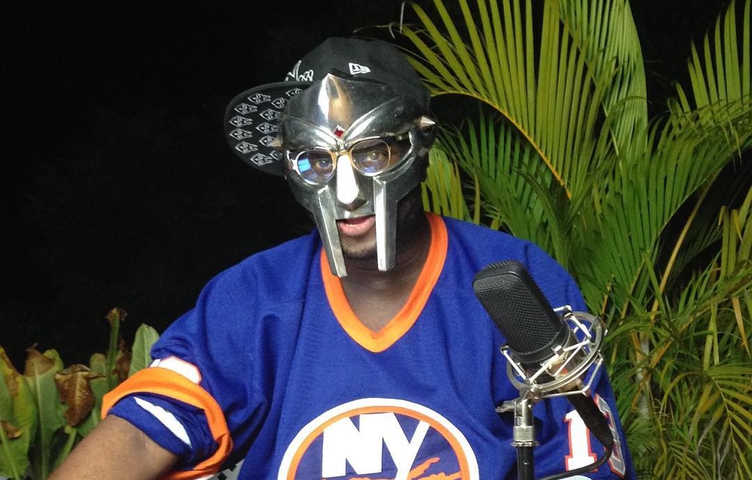 *Murió el icónico rapero enmascarado MF Doom* a los 49 años