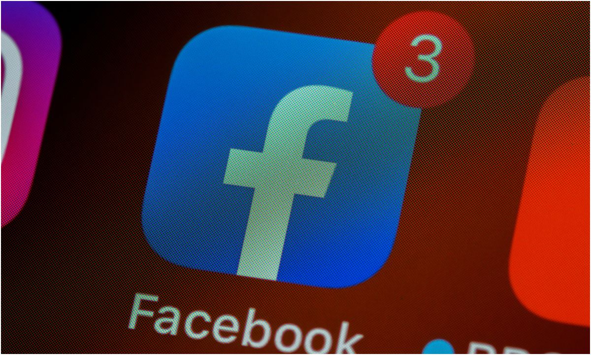 Así puedes *descargar una copia de tu información de Facebook*