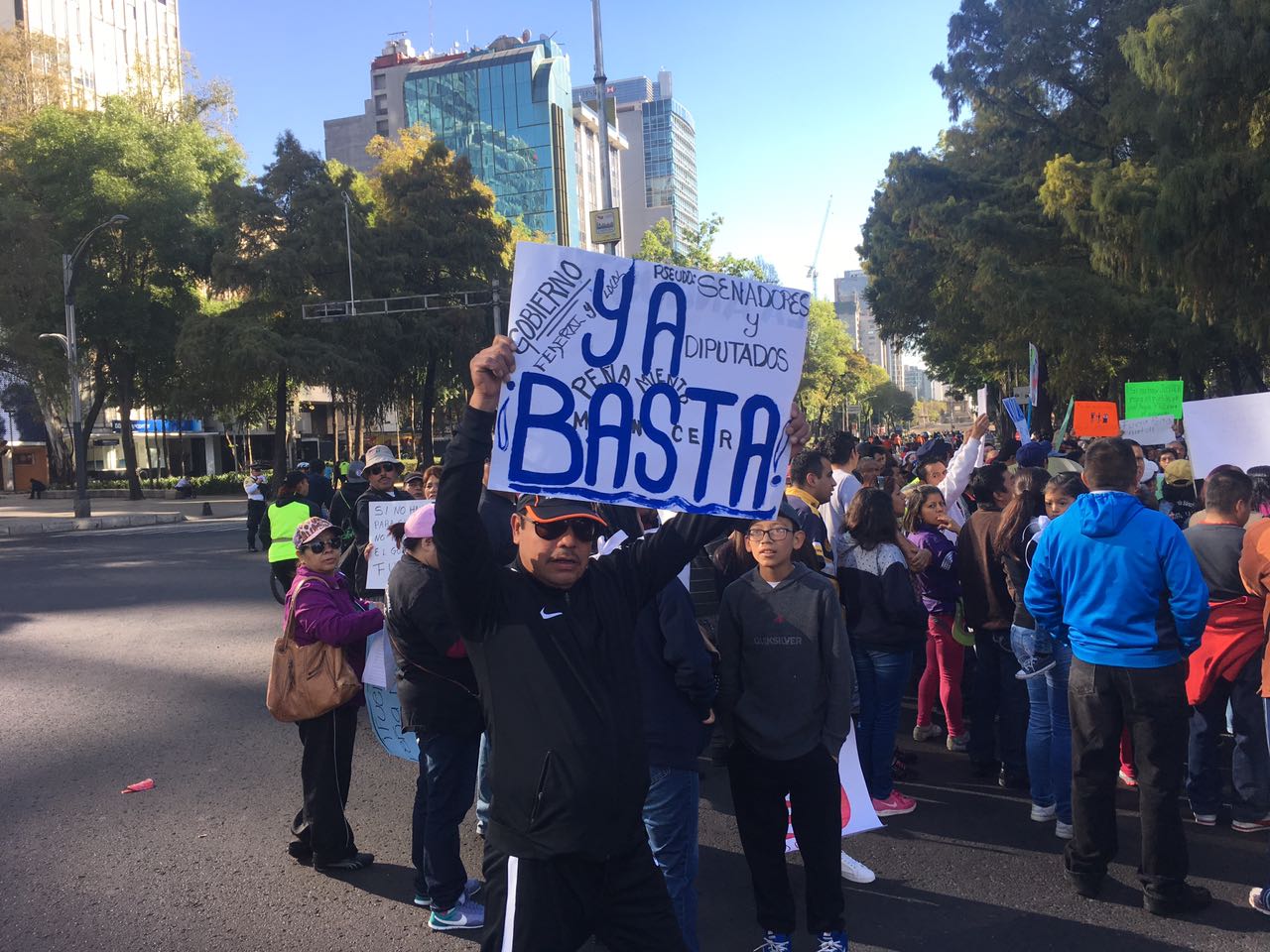 Ciudadanos protestan en 13 estados contra el gasolinazo