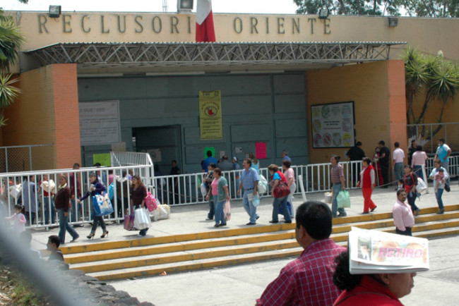 Se fuga reo del Reclusorio Oriente