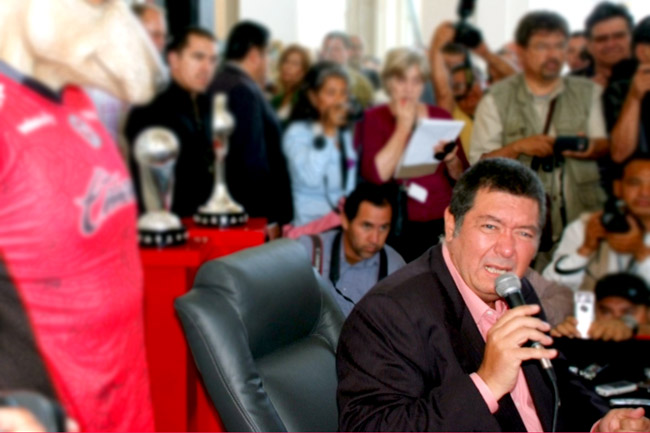 Oficial: Hank Rhon no se registra para gubernatura de BC