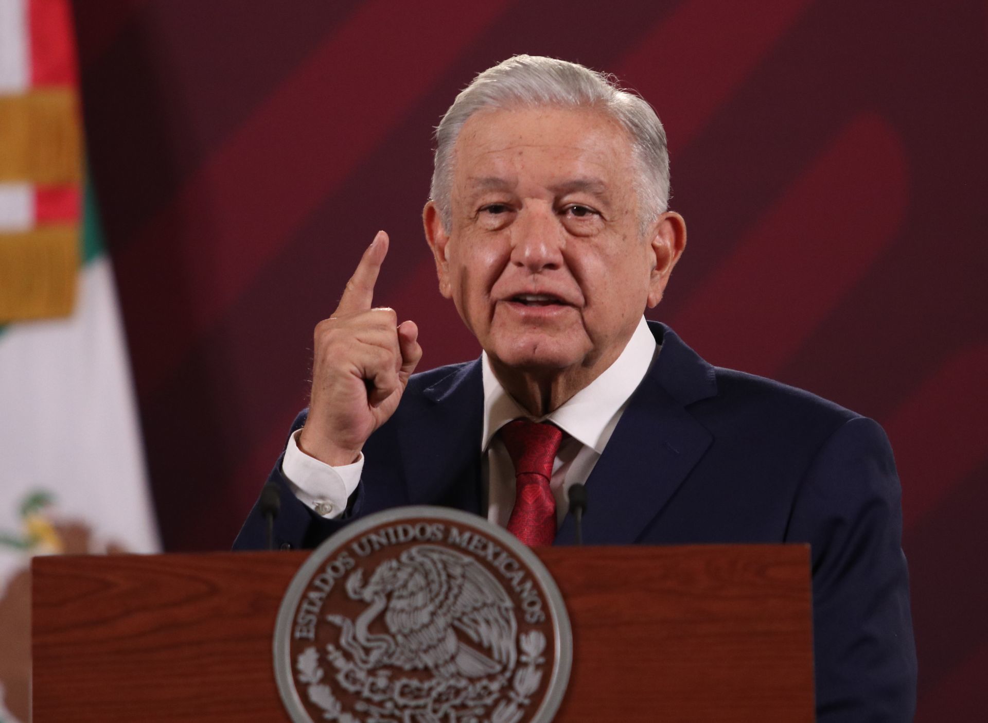 AMLO llama a sus legisladores a no titubear y desaparecer el INAI ...