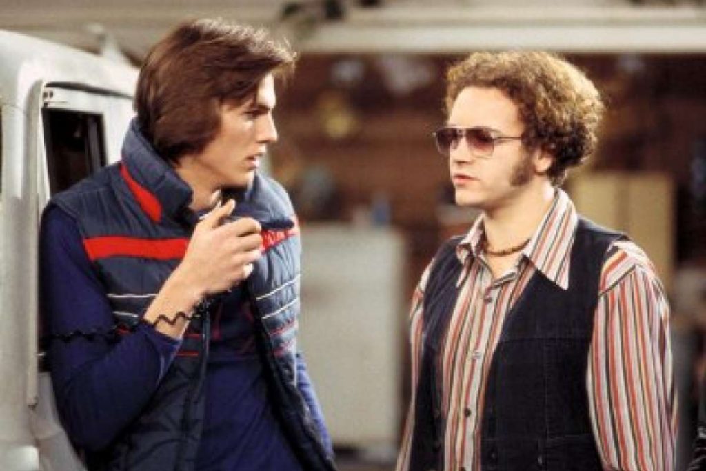 Chrissie Bixler, denunciante de Danny Masterson, critica a Ahston ...