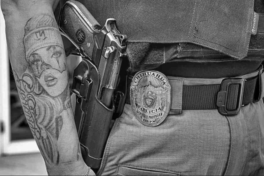 Pandillas y policías locales: la mancuerna que mantiene la paz en las ...