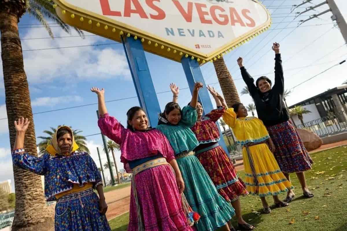 ¡Corredoras rarámuri conquistan relevos de 550 kilómetros!