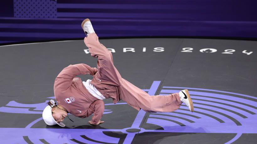 Las impresionantes imágenes del debut del breaking como deporte ...