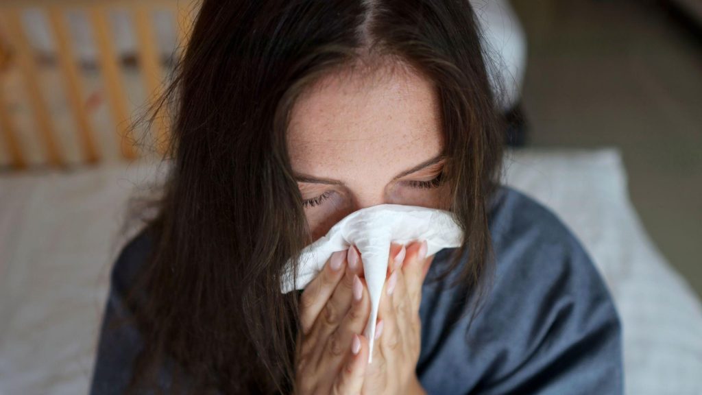 ¿Qué dicen los mocos sobre tu salud? Esto significan sus colores