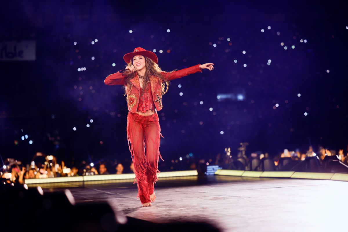 Shakira celebra el cumpleaños de su padre y le dedica “Sombras” de ...